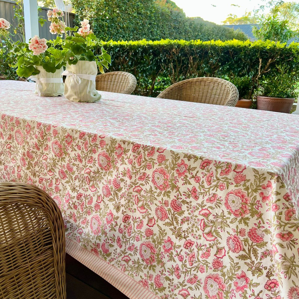 Pink and green tablecloth - Decor Mantra
