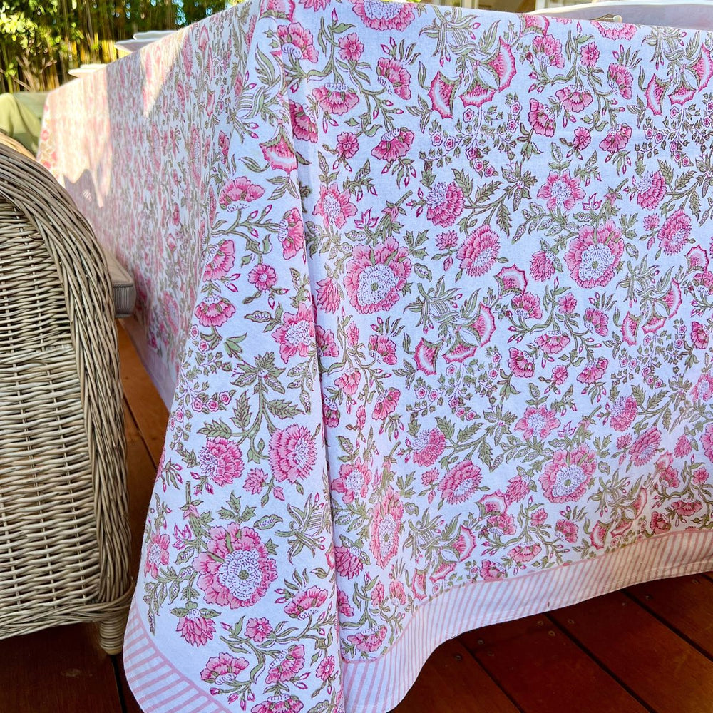 Pink and green tablecloth - Decor Mantra